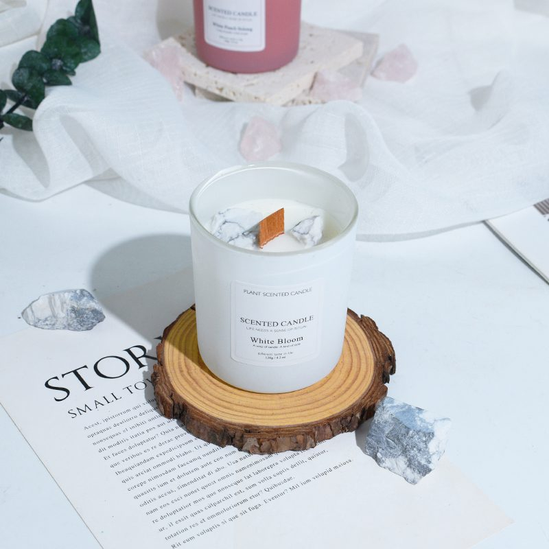 Gemstone Scented Candle with Crystals – 120g Glass Jar